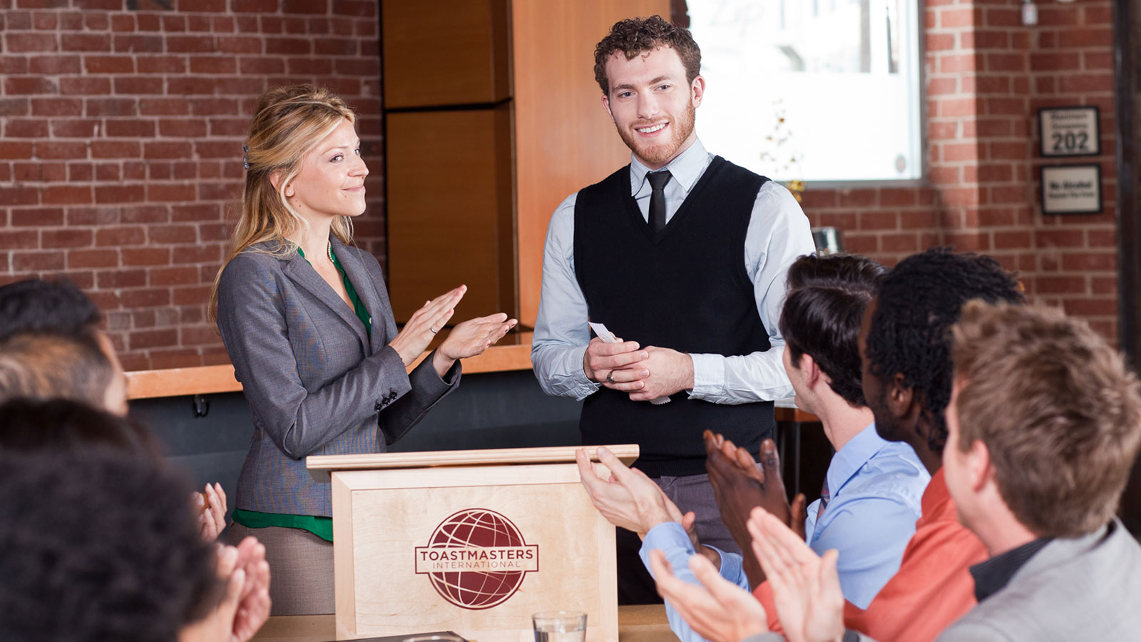 Public Speaking Tip #1 - Oakville - Glen Abbey Toastmasters Public Speaking Tip #1 - Oakville - Glen Abbey Toastmasters